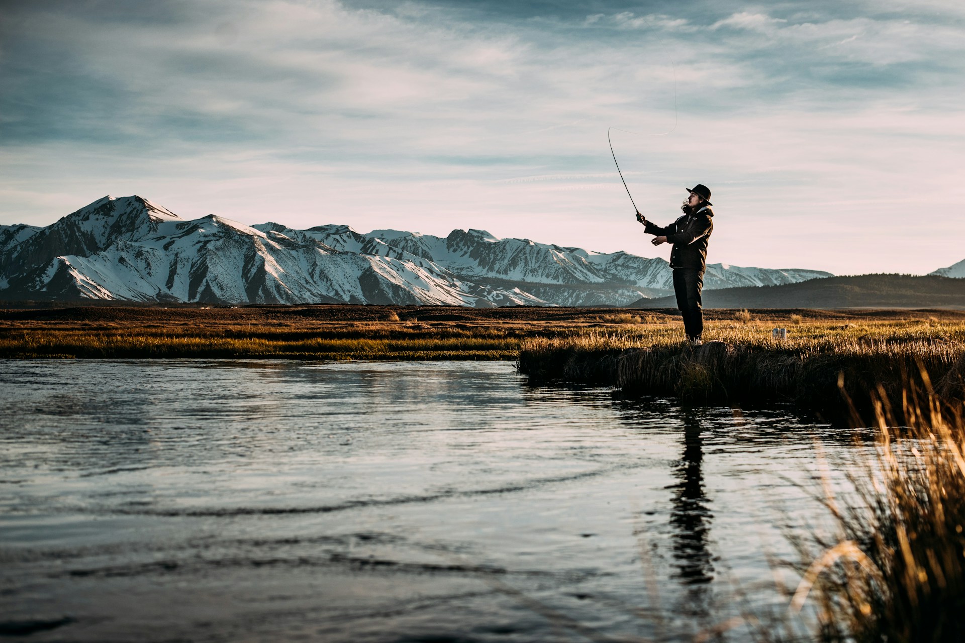 Finding the Holes Where Big Fish Hide - Freshwater Fishing Spots